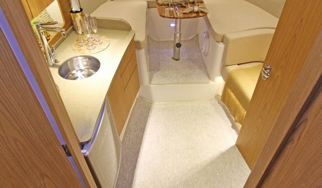 Triton Yachts 360 - Cabinada com 220 HP 11.1 pés | Bombarco