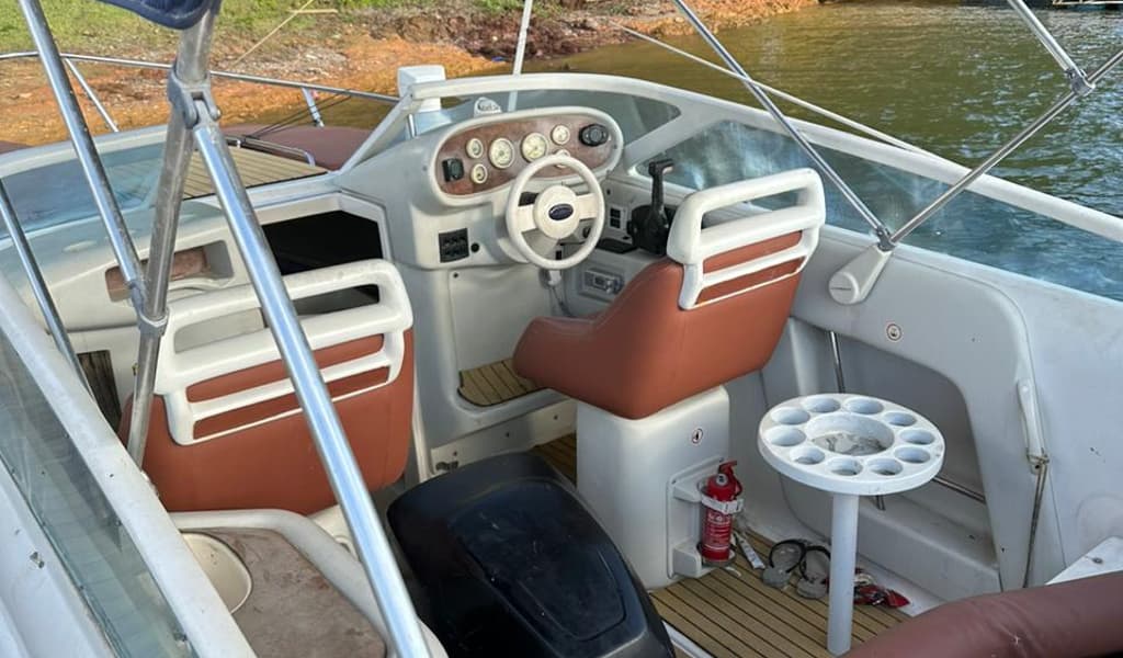 Alfa alfa 300 - Cabinada com 225 HP | Bombarco