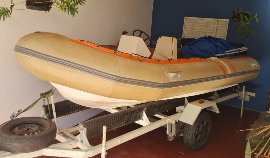 Poddium Nautica Bote 15 pés - Semi-rígido com 30 HP 4.5 pés | Bombarco