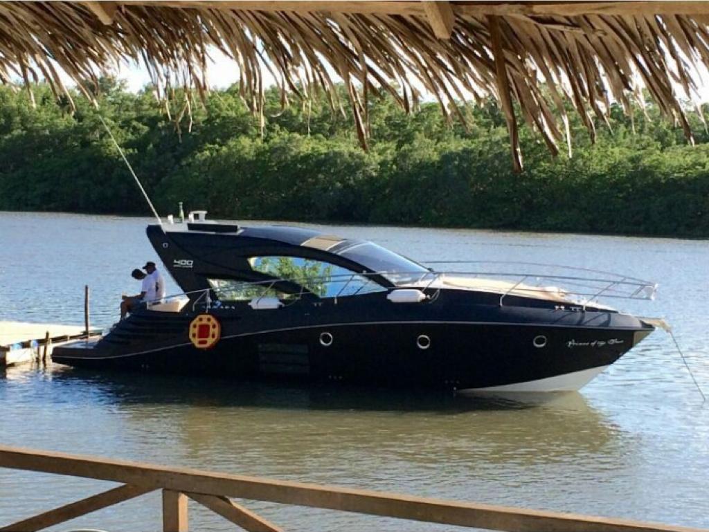 Armada Yachts 400 GranCoupé - Hard Top | Bombarco