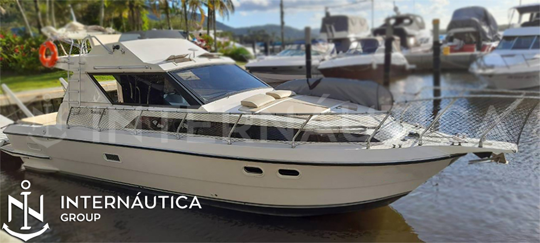 Intermarine Oceanic 36' - Flybridge com 250 HP | Bombarco