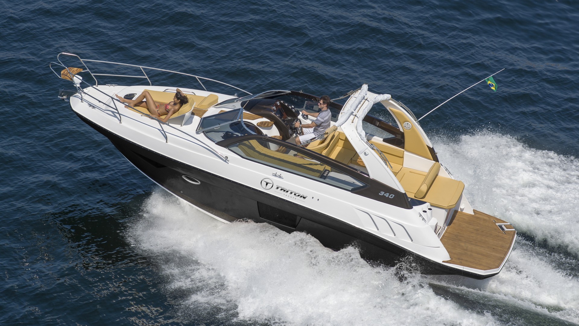 Triton Yachts 350 - Cabinada com HP 35 pés | Bombarco