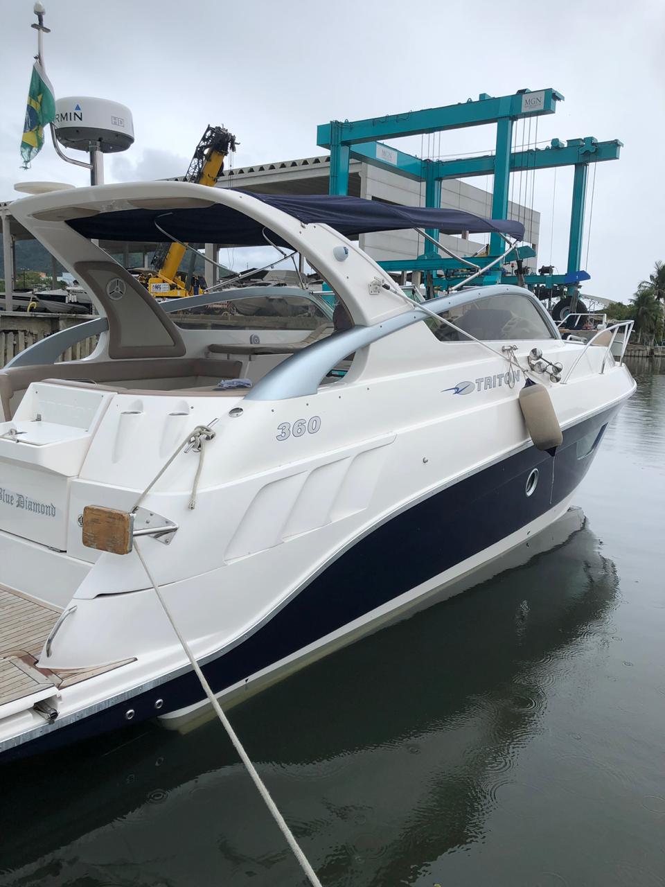 Triton Yachts 360 - Cabinada com 270 HP 11.1 pés | Bombarco