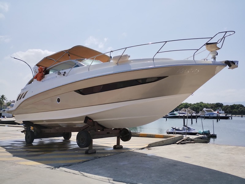 Triton Yachts 360 - Cabinada com 270 HP 11.1 pés | Bombarco