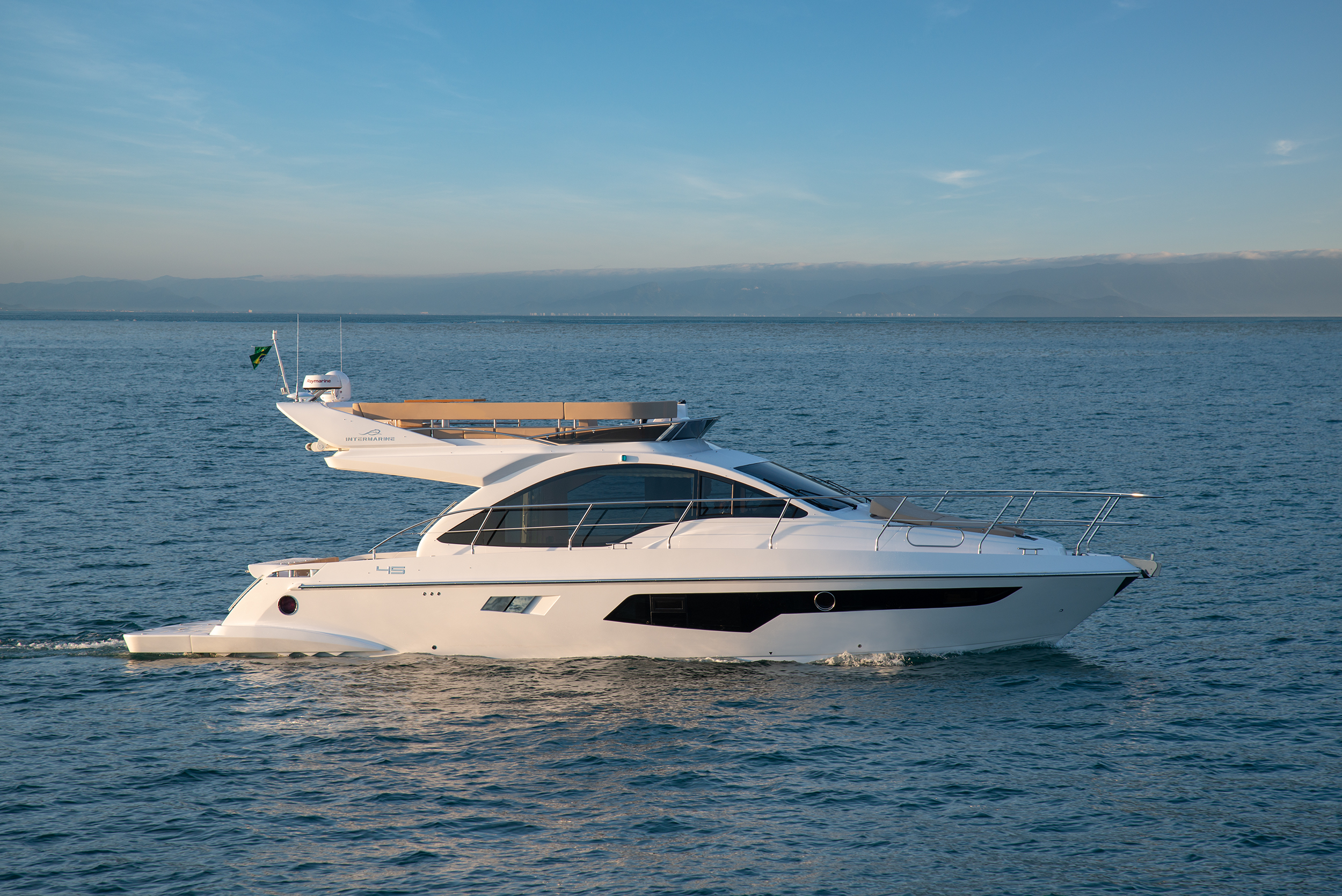 Intermarine 45 - Flybridge com 435 HP 13.7 pés | Bombarco