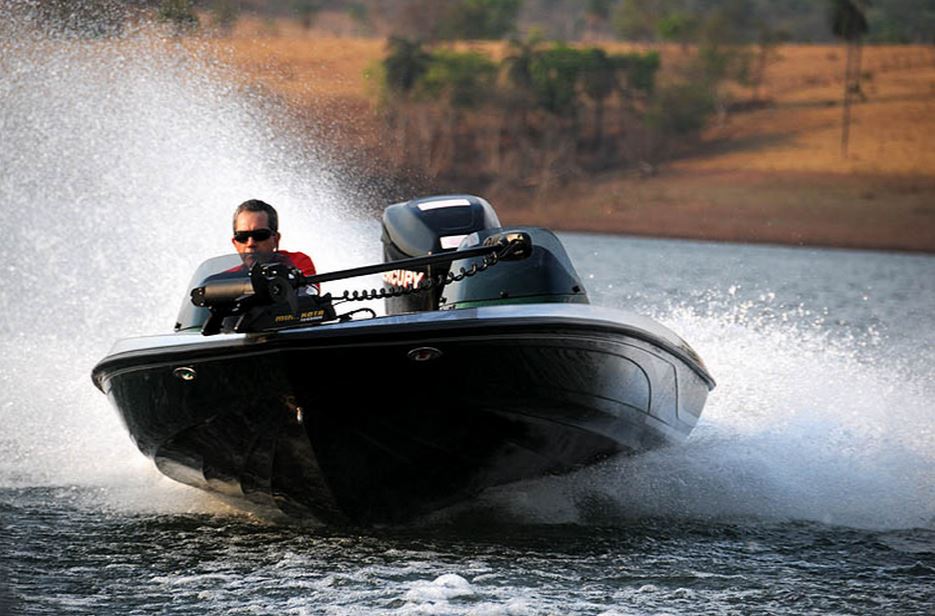 Mega Bass Grand Bass - Bass Boat com HP 17 pés | Bombarco